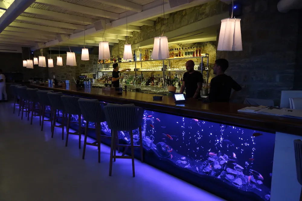 Polygonal Aquarium Bar at Cavo Tagoo Mykonos - Custom Aquariums - My ...