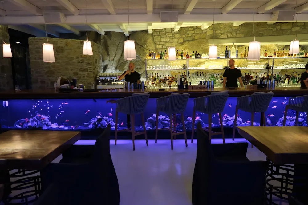 Polygonal Aquarium Bar at Cavo Tagoo Mykonos - Custom Aquariums - My ...
